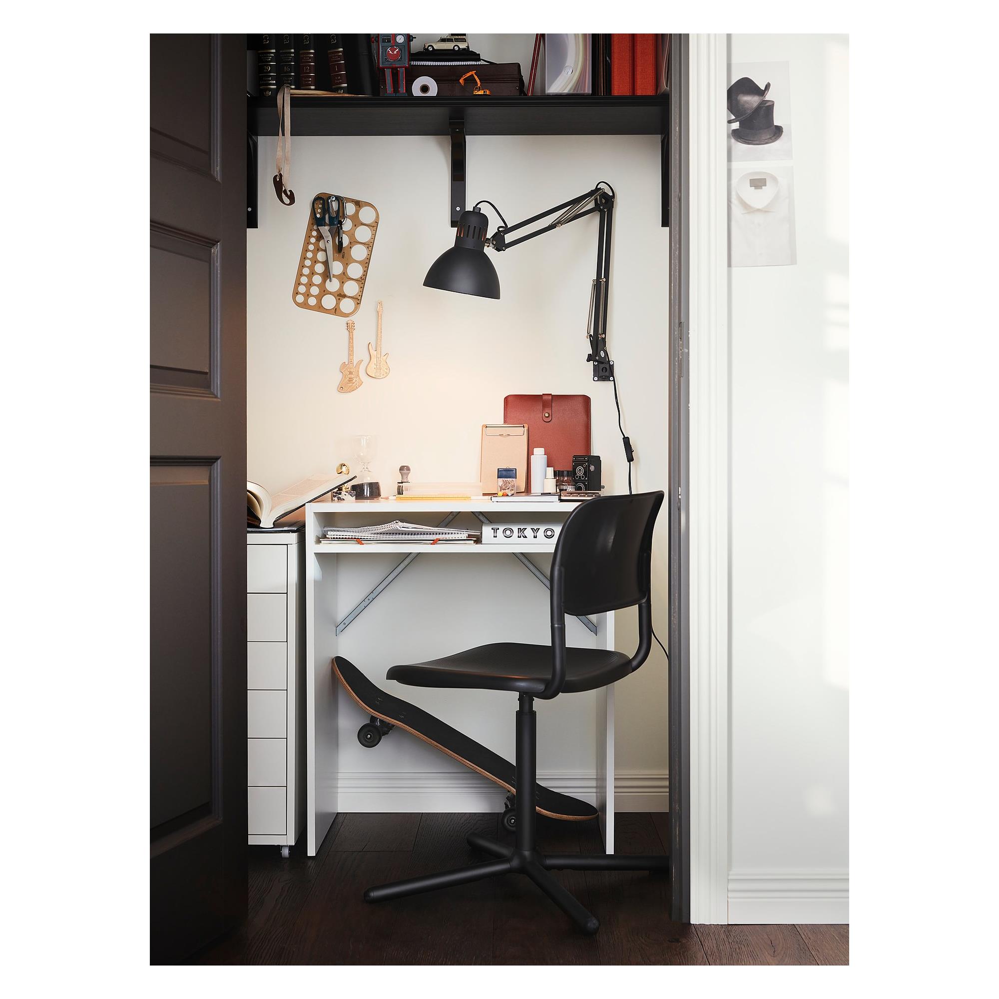 TORALD/SMALLEN beyaz-siyah çalışma masası ve sandalye | IKEA